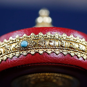 Om Mani Padme Hum Prayer Wheel, Premium Hand Held Tibetan Buddhist Copper Handmade Prayer Wheel with Mantra Scroll, Buddha Religion Scriptures Prayer Wheel for Spiritual Blessing,Meditation&Relaxation