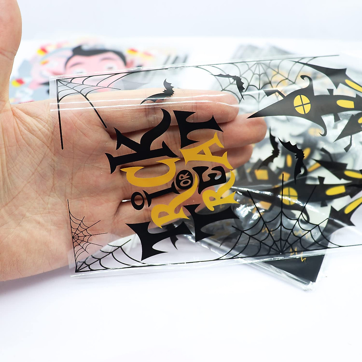 VEYLIN 120Pcs Halloween Cellophane Treat Bags, Cartoon Clear Candy Bags with Twist Ties for Halloween Party Favors Supplies