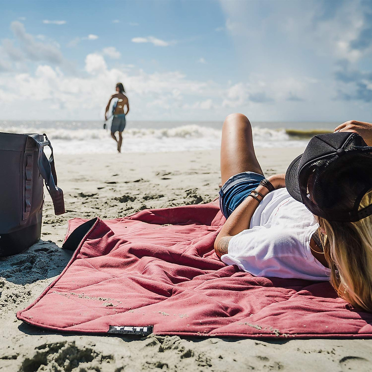 YETI Lowlands Blanket, Multi-Use Blanket with Travel Bag, Fireside Red