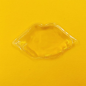 Lip Ice Pack for Cosmetic (20 Pack) Small Ice Pack for Lip Filler, Mini Ice Pack Cold Use for Lip Keep Lipstick from Fading, Heat Use for Makeup Remover, Gift for Girl Woman (Yellow + red）