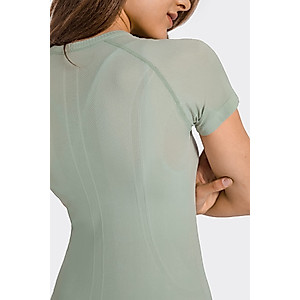 altiland Seamless Workout T Shirts for Women, Breathable Short Sleeve Yoga Tops, Athletic Gym Shirts (Light Green,S)