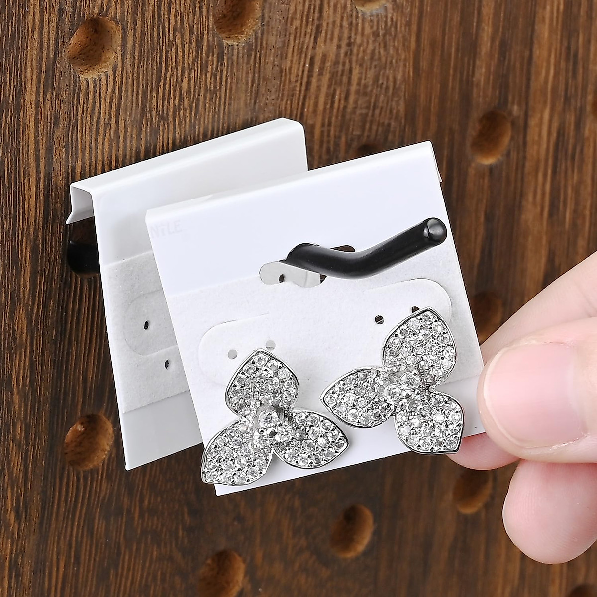 MOOCA 100 pieces of 1.5 x 1.5 inches Plain White Hanging Earring Cards Earring Card Holder, Earring Display Cards for Ear Studs, Velvet Plastic Display Earring Card Holder