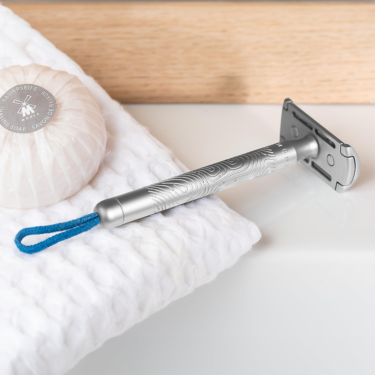 MÜHLE Companion Safety Razor – Women's Double-Edged Body Razor for Shaving, Gentle Use, Suitable for Body, Legs, & Underarms, Longer Handle, Long Lasting Blade