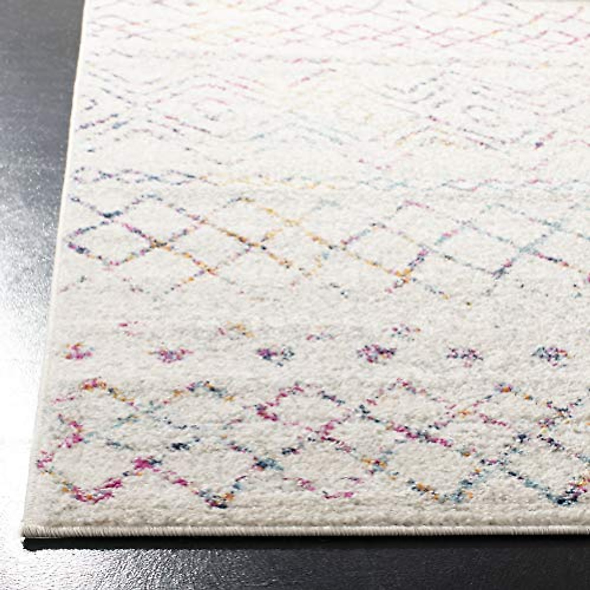 SAFAVIEH Madison Collection 6'7" Square Ivory / Fuchsia MAD798A Moroccan Boho Distressed Non-Shedding Living Room Bedroom Dining Home Office Area Rug
