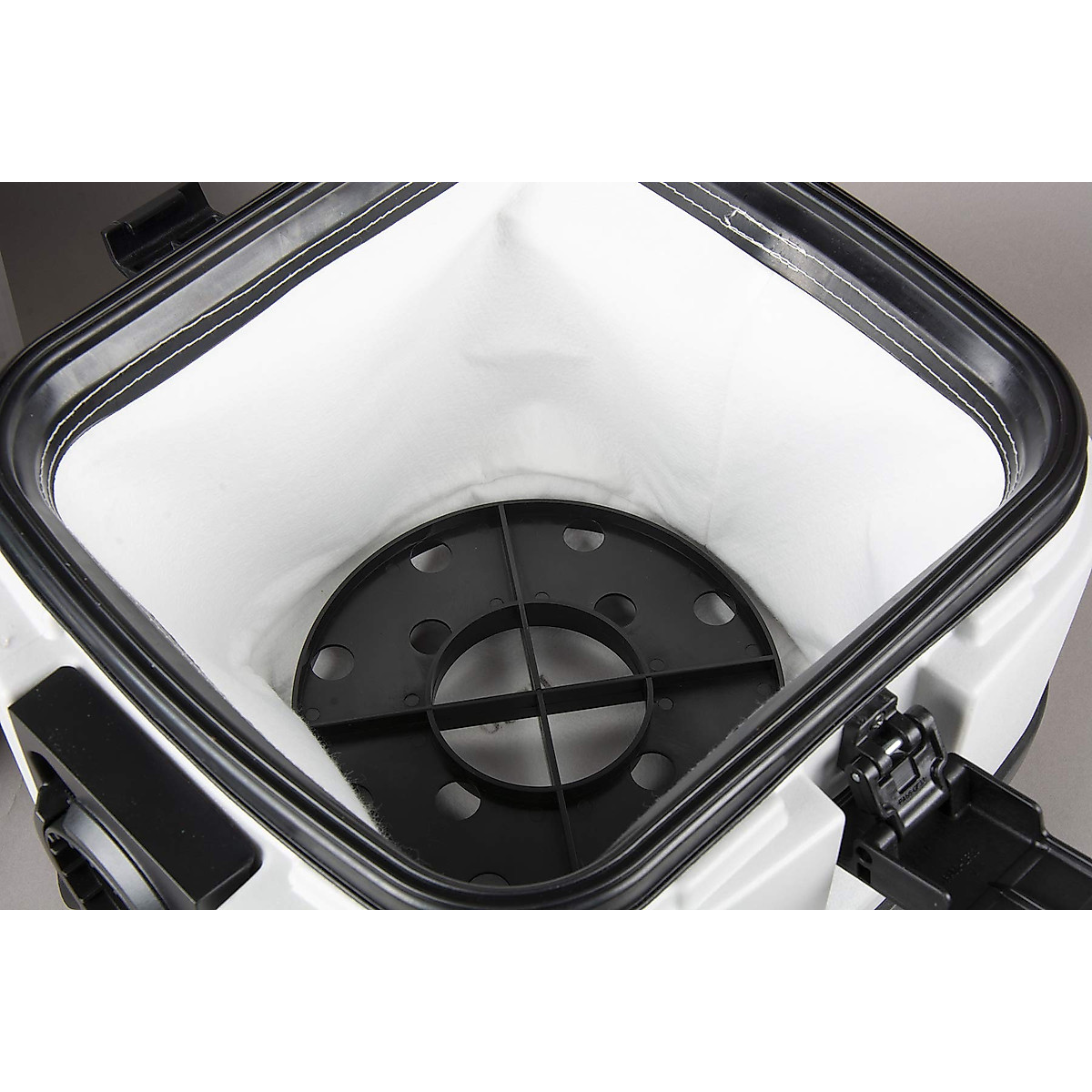 Metabo HPT MultiVolt Wet/Dry Vacuum | Tool Body Only | Optional 36V MultiVolt Batttery or AC Adapter Sold Separately | 2.1 Gallon Capacity Dry | 1.6 Gallon Capacity Wet | Brushless | RP3608DAQ4, White