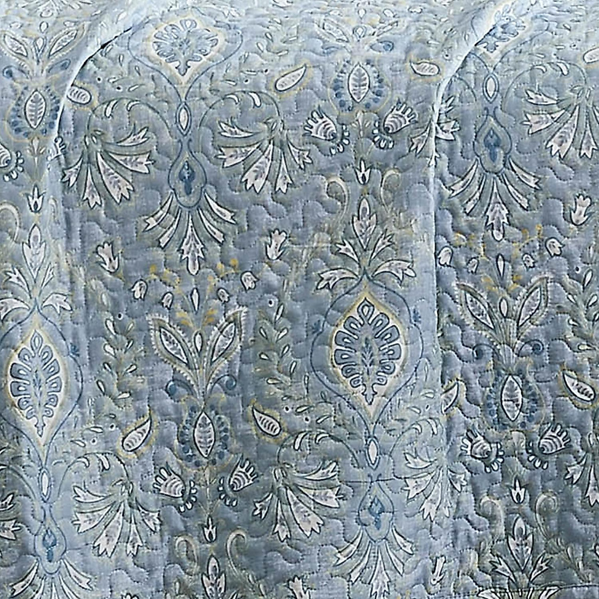 Southshore Fine Living, Inc. Boho Quilt Set, Lightweight Bedspread, Summer Coverlet, 3-Piece Paisley Bedding Set with Two Matching Pillow Shams, California/King Quilts, Blue Paisley