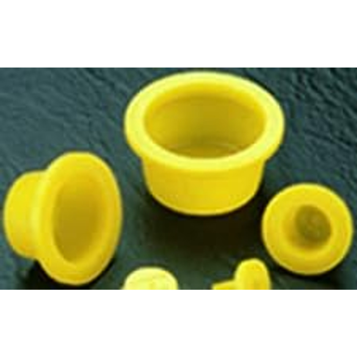 Caplugs WW-17 WW Series – Plastic Tapered Cap & Plug with Wide Thick Flange, 200 Pack, Yellow LD-PE, Cap OD 1.377" x Plug ID 1.603" Threaded and Non-Threaded Protection, Masking (99191394)