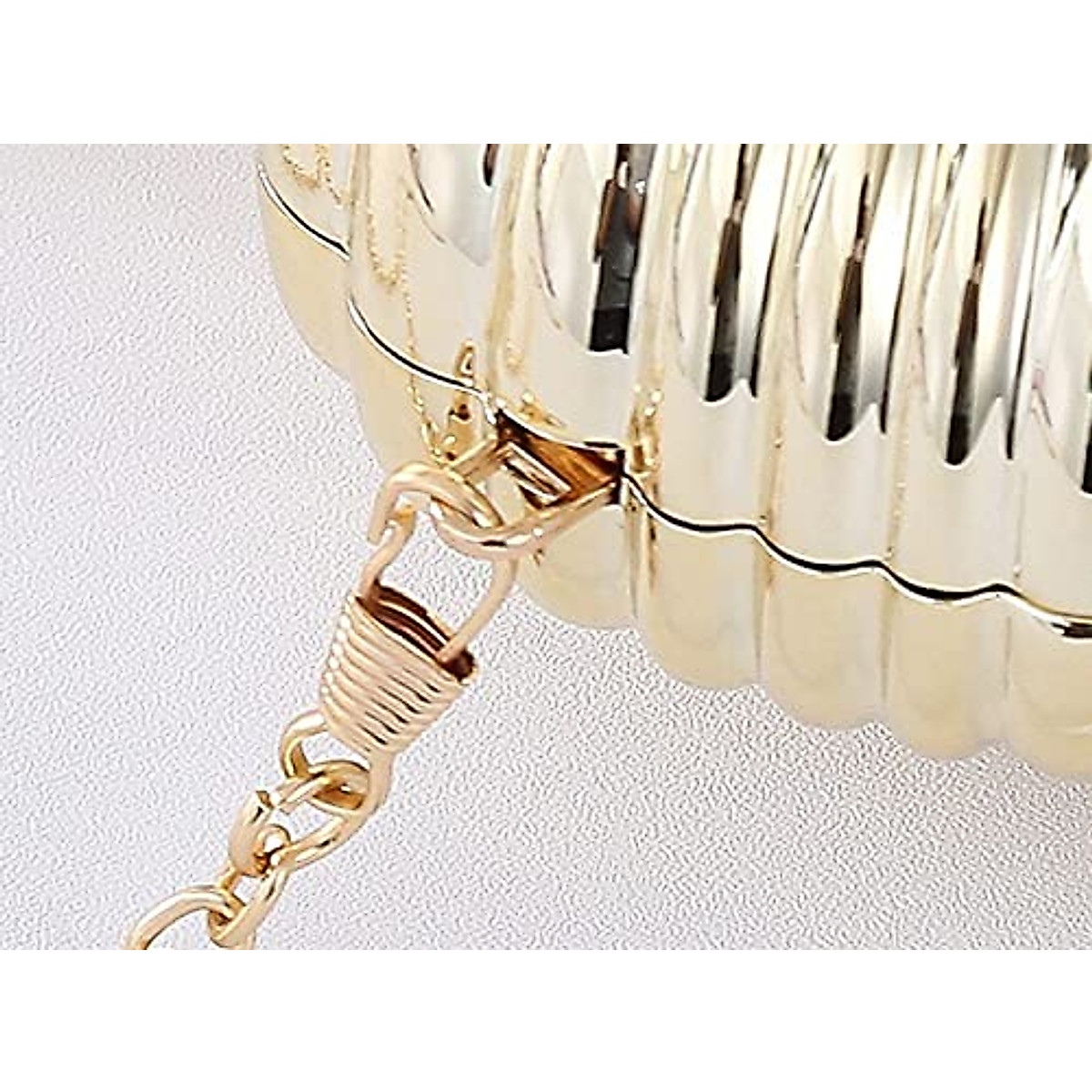 QZUnique Conch Crossbody Shoulder Bag Chain Strap Handbags Acrylic Women Fashion Evening Clutch Purse