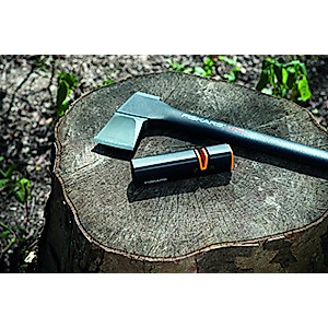 Fiskars XSharp Axe and Knife Sharpener, Ceramic sharpening stone/Fiberglass reinforced plastic case, Black/Orange, 1000601