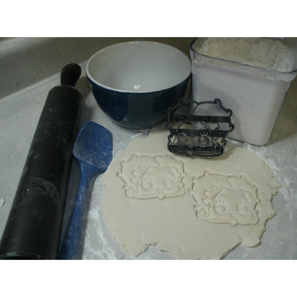 BETTY BOOP TV SHOW BLACK AND WHITE CARTOON CHARACTER COOKIE CUTTER MADE IN USA PR772