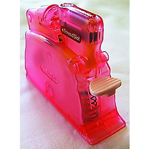 Clover Desk Needle Threader, Pink (4073)