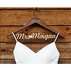 Bride hanger, wedding hanger, wood engraving,personalized bride hanger, lady hanger, custom hanger, honor maid, bridesmaid, The doctor hangers，Gift-giving hangers