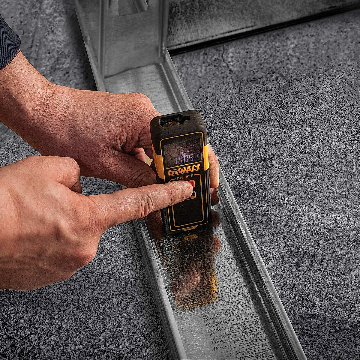 DeWalt DW065 Laser Distance Measure