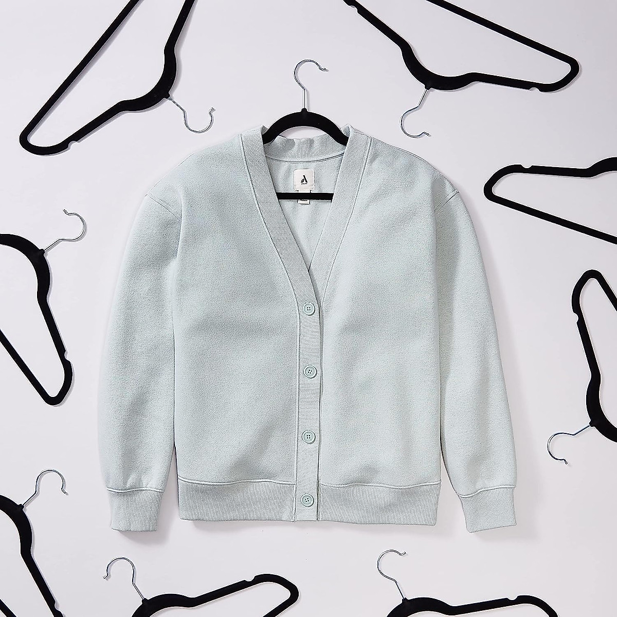 Amazon Basics Slim, Velvet, Non-Slip Suit Clothes Hangers, Black/Silver - Pack of 30