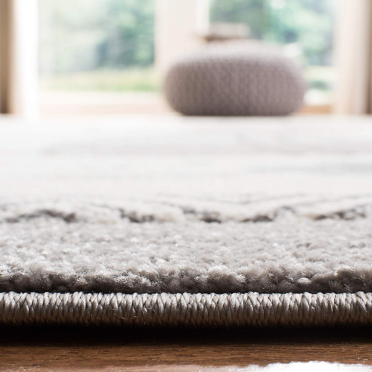 SAFAVIEH Carousel Kids Collection Runner Rug - 2'3" x 6', Ivory & Pink, Non-Shedding & Easy Care, Ideal for High Traffic Areas for Boys & Girls in Playroom, Nursery, Bedroom (CRK187A)