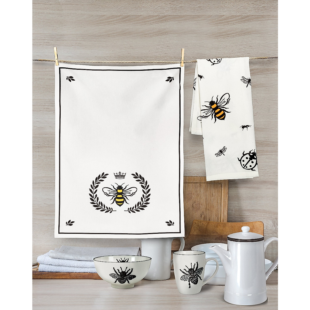 Abbott Collection 56-KT-AB-02 Bee in Crest Tea Towel, 1 EA, White/Black