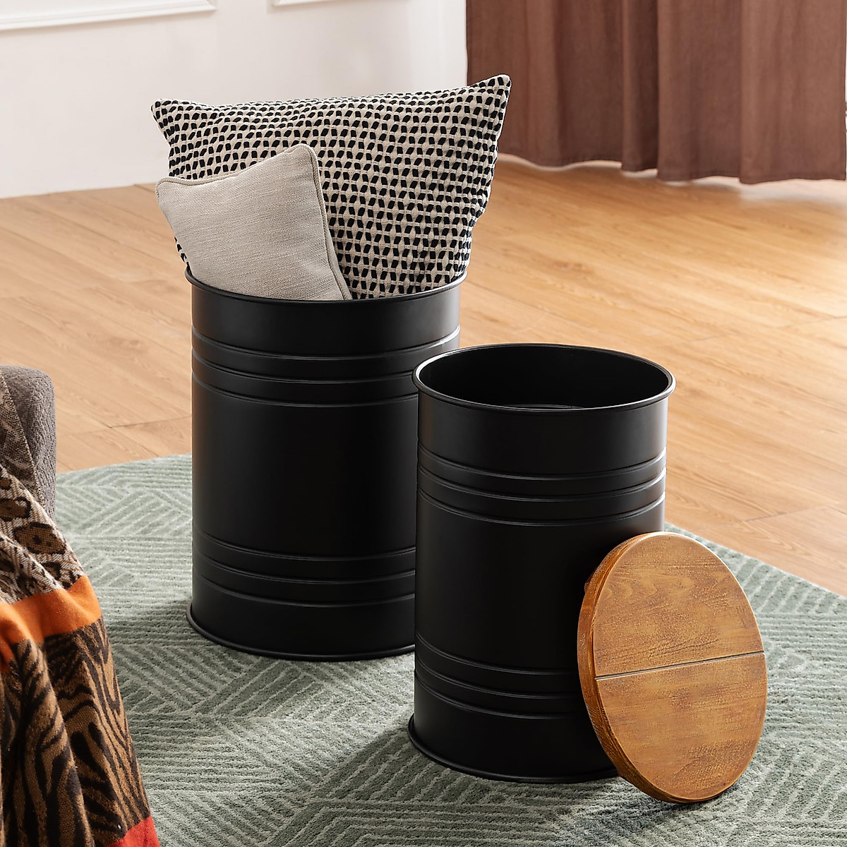 Glitzhome Rustic End Table Set of 2, Farmhouse Galvanized Metal Barrel Ottoman Storage Stool with Round Wood Lid for Living Room Furniture, Black