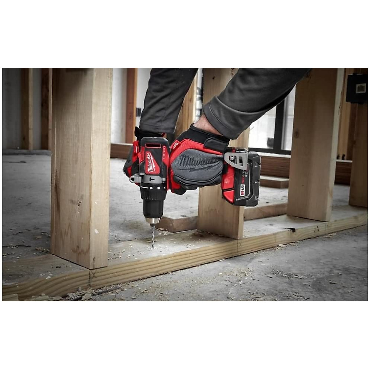 MILWAUKEE'S M18 Brushless 1/2 in. Hamme, Red