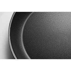 Eva Solo | Nordic Kitchen Saute Pan | Lightweight Aluminium, Easy Handling & Low Weight | Suitable for all Heat Sources – Including Induction | Easy to Clean | Danish Design, Functionality & Quality