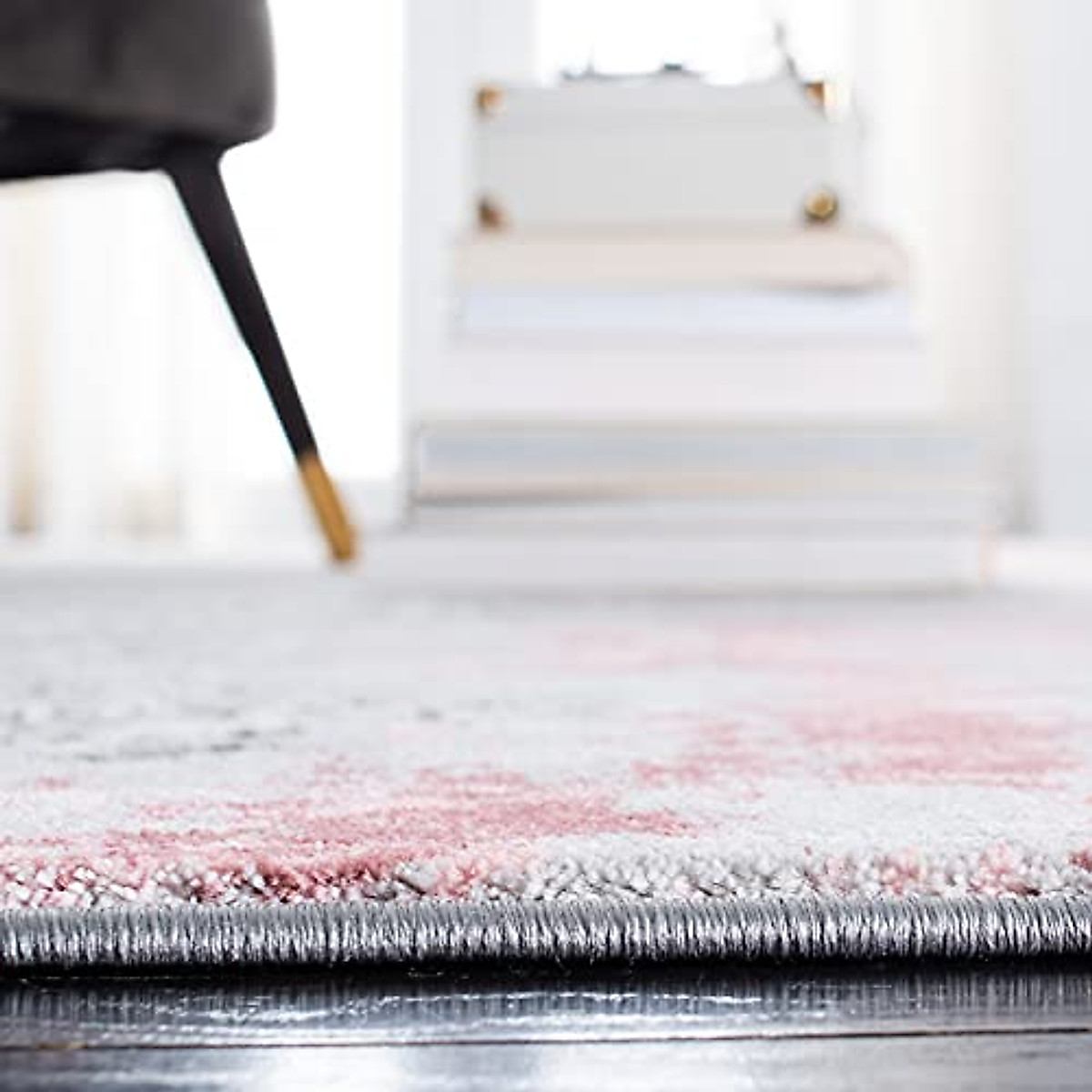 SAFAVIEH Meadow Collection Area Rug - 8' x 10', Light Grey & Pink, Modern Abstract Design, Non-Shedding & Easy Care, Ideal for High Traffic Areas in Living Room, Bedroom (MDW573G)