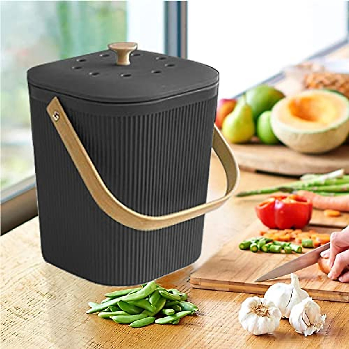 Compost Bin Kitchen, Yatmung Countertop Compost Bin, Compost Bucket Made of Bamboo Fiber, Small Compost Bin with Charcoal Filter, Black