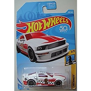 Hot Wheels Checkmate 3/9, White '07 Ford Mustang 289/365 Knight Check Pice
