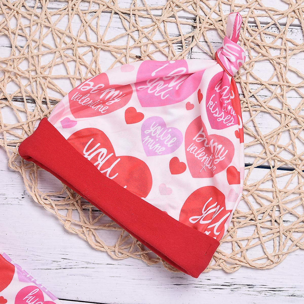 Sasaerucure 4PCS Valentine's Day Outfit Baby Girl Boy Infants My First Valentine's Day Long Sleeve Romper Pants Hat Headband Set (Daddy's Little Valentine, 0-3 Months)