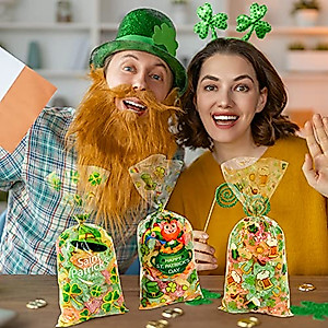SPERPAND 120Pcs St. Patrick's Day Cellophane Gift Bags, Clear Clover Candy Goodie Bags for Saint Patrick's Day Party Favors