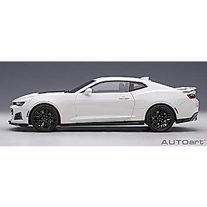 AUTOart 1/18 Model Car of Chevy Camaro ZL1 Summit White 71206