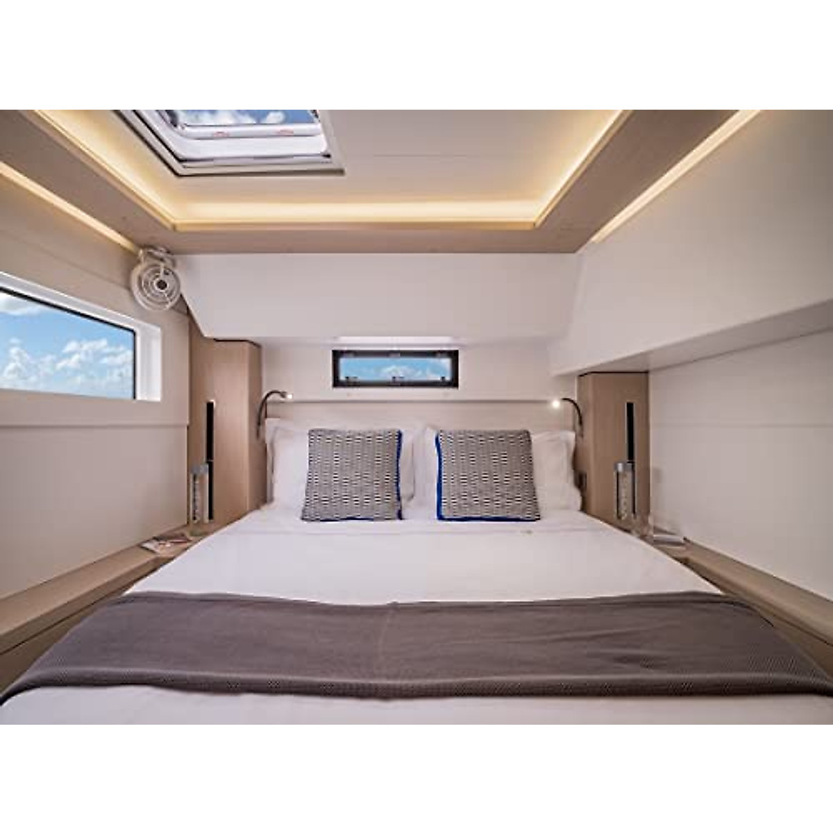 Caframo Bora. 12V Marine Fan. Direct Wire, Low Draw, 5000 Hour Motor Life. Black, 6.5” x 3.0” x 9.5”