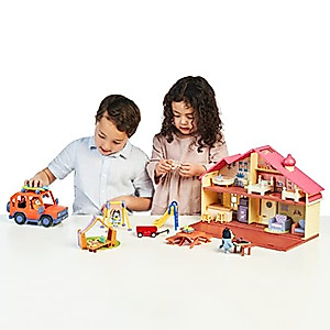 Bluey, 4WD Family Vehicle, with 1 Figure and 2 Surfboards | Customizable Car - Adventure Time | for Ages 3+, Multicolor, 13018