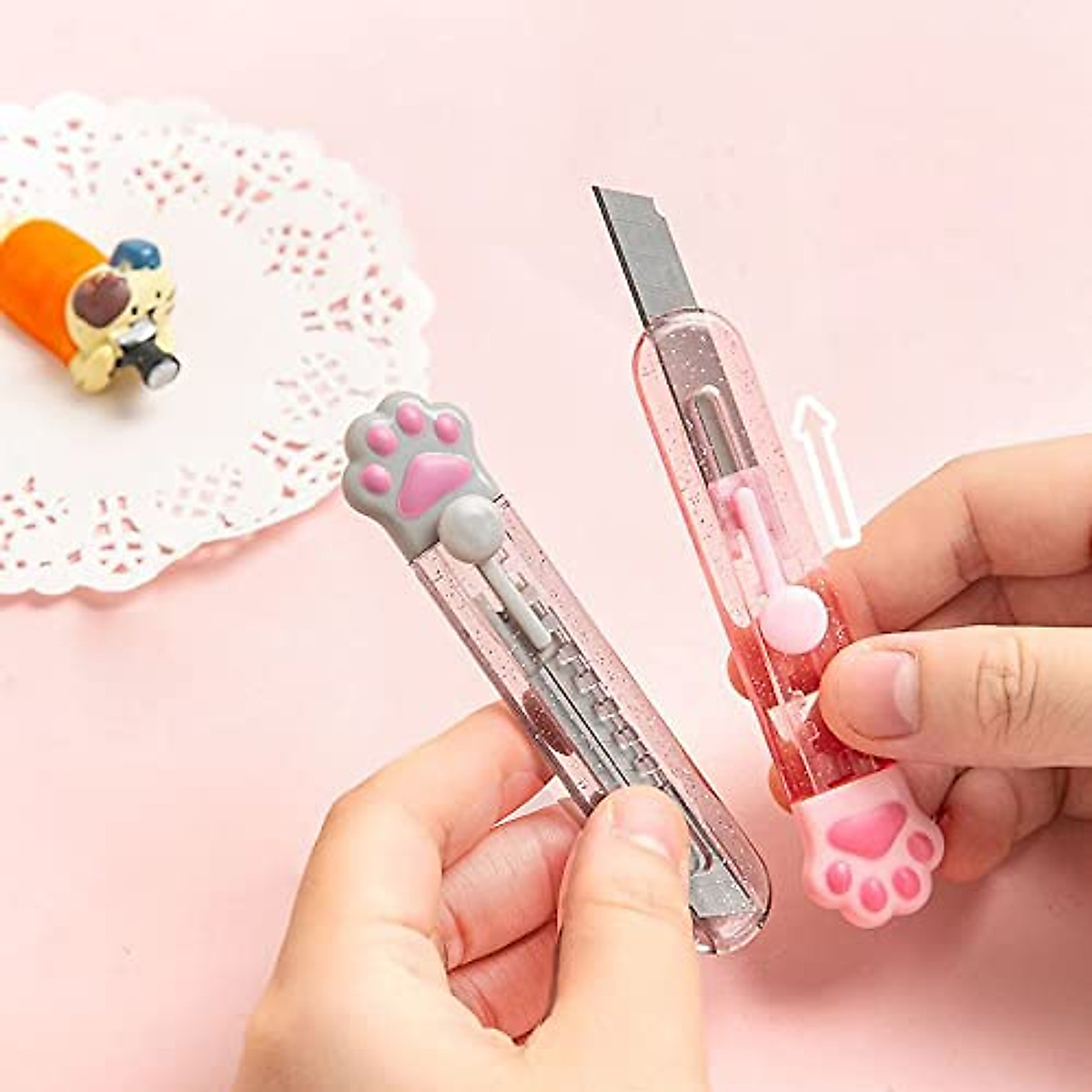 Small Utility Knife，Cute cat Paw Retractable Utility Knife，6 Utility Knifes，Send you 1 Plastic Ruler，9mm Wider Razor Sharp Blade，Perfect for Office and Home Use