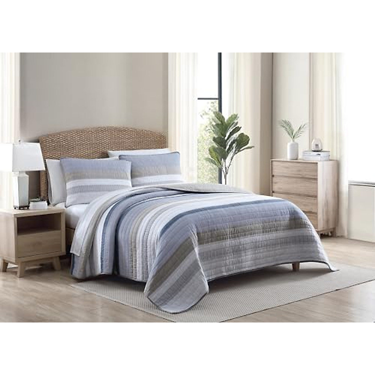 Nautica - Queen Quilt Set, Cotton Reversible Bedding with Matching Shams, Home Decor for All Seasons (Blue/Beige/White, Queen)