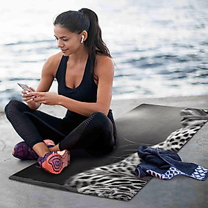 GOODOLD Blue Eyes Leopard Yoga Mat, 71 x 26 Inch Non-slip Yoga Mats Folding Travel Exercise Mat Indoor Outdoor Gym Pilates with Storage Bag for Women Men