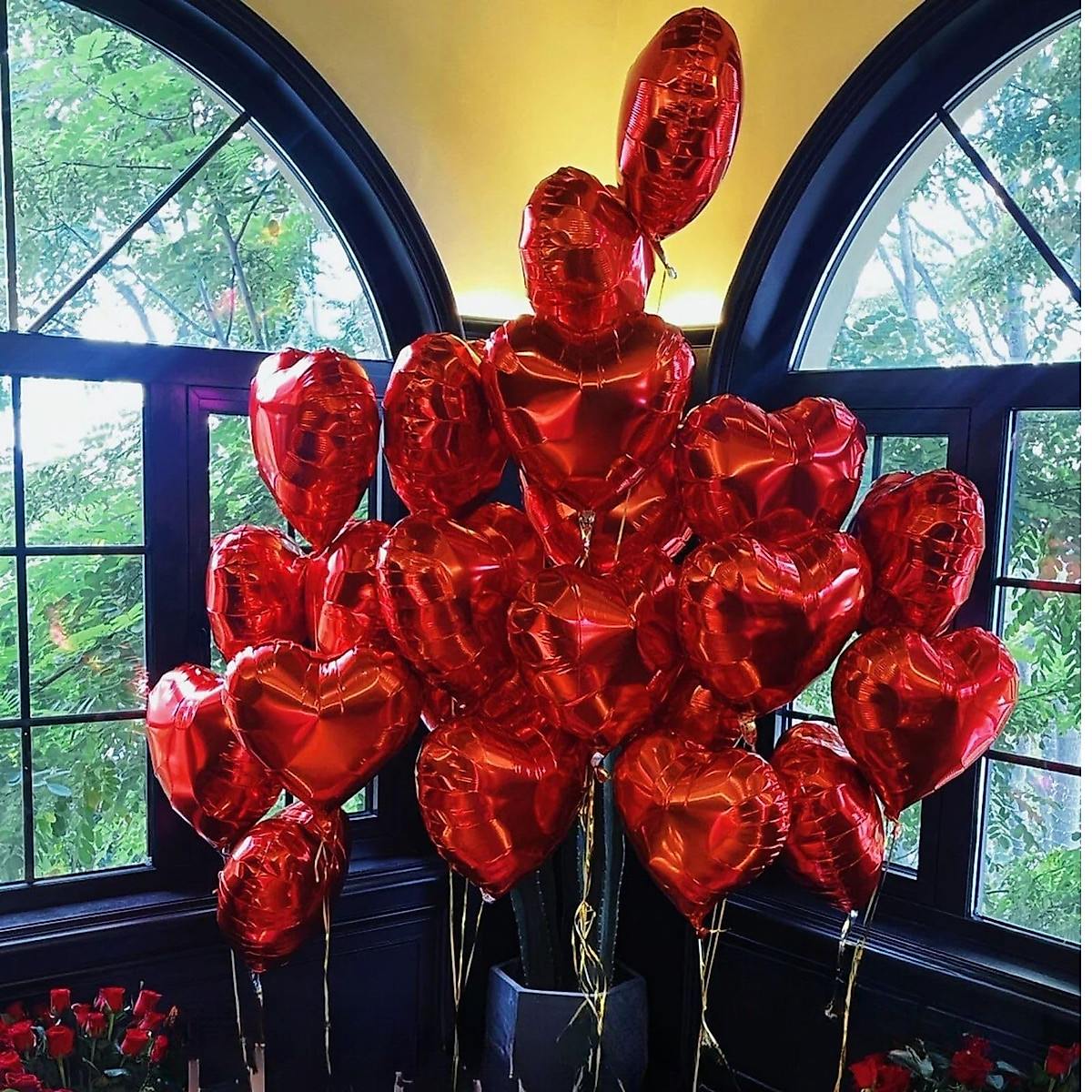 12 Pcs Heart Balloons, 18 inch Red Heart Shaped Balloons, Big Heart Mylar Helium Balloons, Heart Love Foil Balloons for Wedding Baby Shower Anniversary Backdrop Valentine Balloons Party Decorations