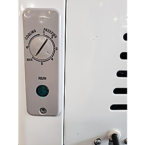 Premium Levella 9.5 cu ft Chest Freezer with Curved Glass Top in White