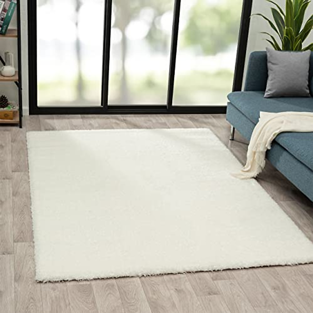 LUXE WEAVERS Fluffy Shag White 6x9 Area Rug