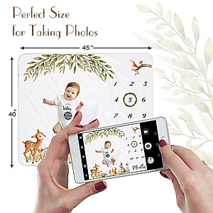 Yoothy Woodland Baby Monthly Milestone Blanket for Boy Girl Unisex, Gift for Baby Shower, Baby Photo Blanket for Newborn Picture, Wreath &12 Stickers Included, Soft Flannel Blanket 45''x40''