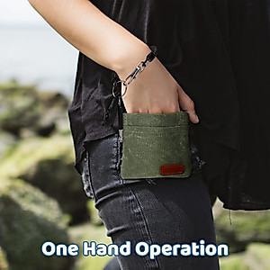 cambk Dog Treat Pouch Training Kit, Small Puppy Treat Bag with Clip for Leash, Hands Free Auto Closure Pouches with Dog Clicker and Silent Whistle for Pet Training