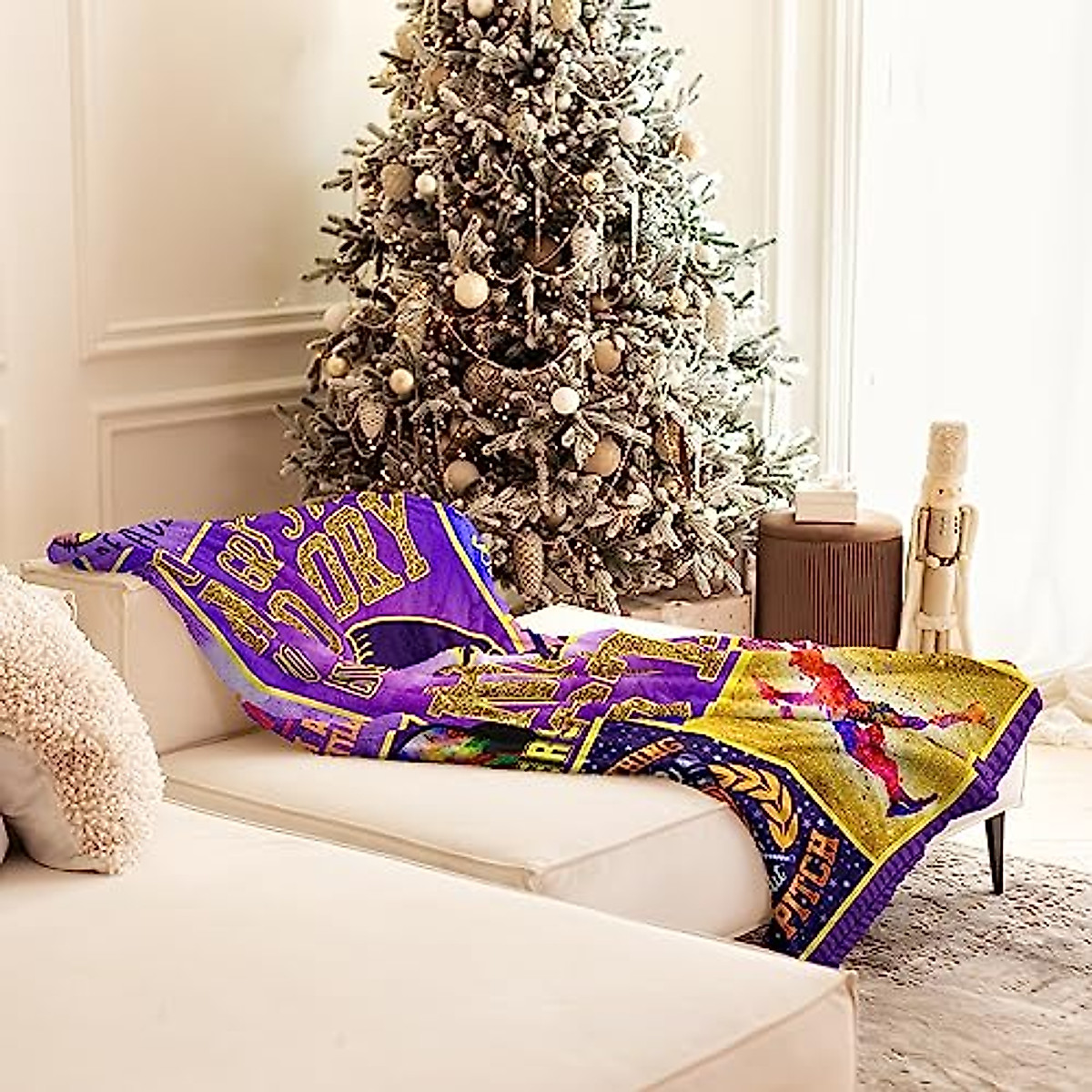 Softball Gifts for Girls, Softball Blanket, Best Girls Softball Gifts, Softball Blankets Gift for Girls, Soft Lightweight Softball Throw Blanket for All Seasons 50"x60"