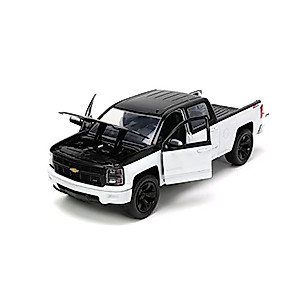 Jada Toys Just Trucks 1:24 2014 Chevy Silverado Z-71 Die-cast Car Black/White with Tire Rack, Toys for Kids and Adults