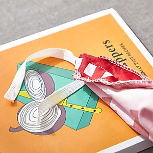 Joyreap 3 Pieces Christmas Duvet Cover Set, Red and White Reindeer Snowflake and Tree Pattern, Soft Breathable Microfiber for All Season, 1 Duvet Cover and 2 Pillow Shams (Full/Queen, 90x90 inches)