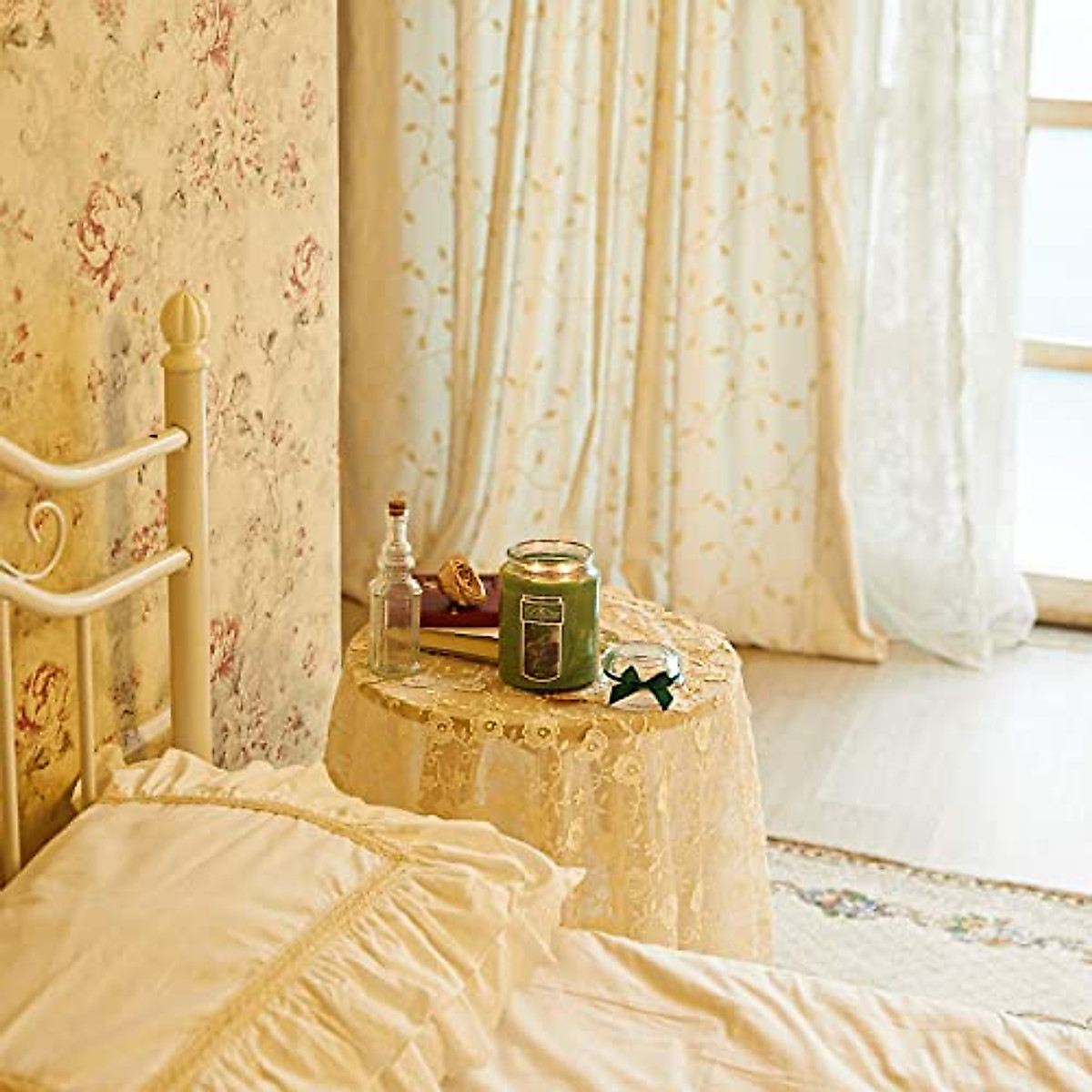 Decorlife 22 oz Scented Candles, Large Balsam & Cedar Christmas Candles with 2 Wicks, Strong Smelling and 110 Hours Long Lasting Time, 2-Pack