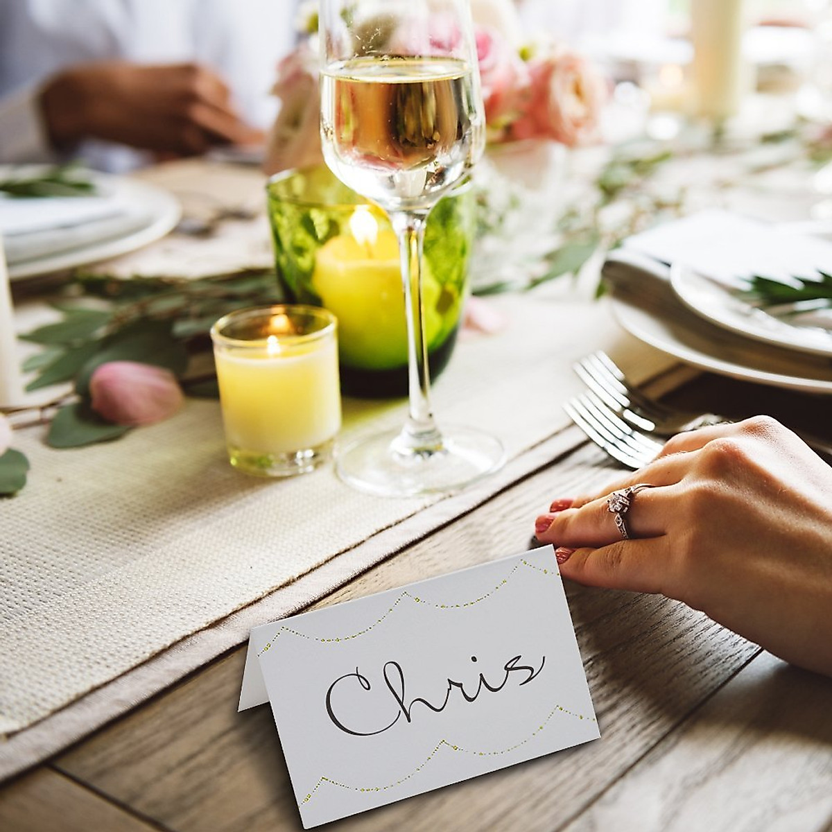 AZAZA 50 Pcs Place Cards with Gold Foil - Table Tent Cards Seating Place Cards for Weddings Banquets Dinner Parties 2.5" x 3.75" (Elegance - Gold)