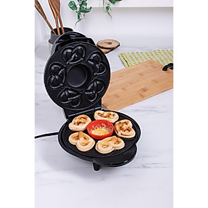 SUPERPRETZEL Pretzel Maker. Soft Pretzel Maker with Cheese Melting Compartment. Creates up to 5 Delicious, Warm Soft Pretzels in Minutes. Officially Licensed SUPERPRETZEL Machine from Fizz Creations.