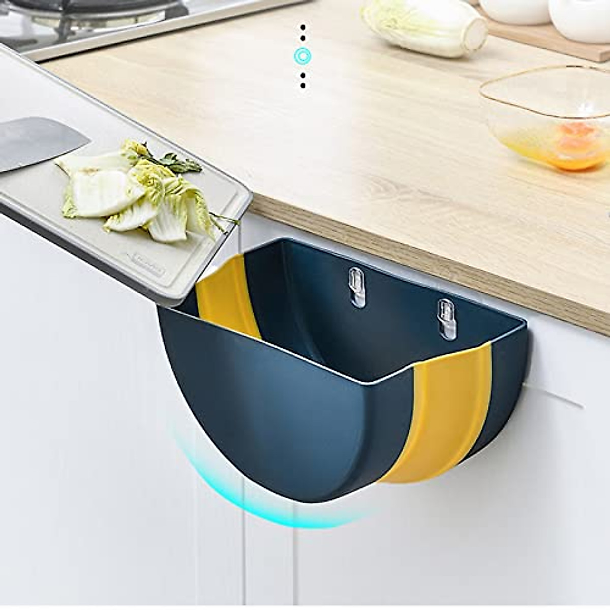 SMLJFO Small Hanging Folding Trash Can, Collapsible Trash Can for Car Camping Wall Mounted Folding Waste Bin Garbage Can Holder for Kitchen Cabinet Door