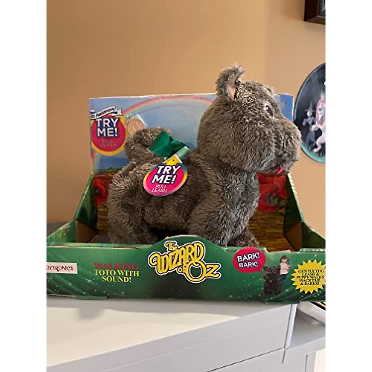 OZ 85TH Aniversary Walking Barking Toto