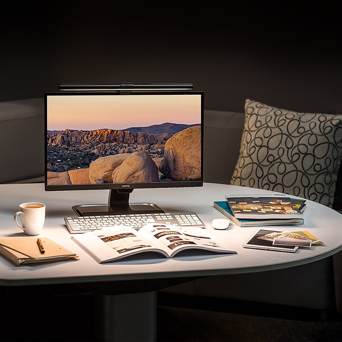 BenQ ScreenBar Monitor Light, LED Computer Monitor Lamp, Auto-Dimming, Hue Adjustment Features, E-Reading USB Powered Monitor Light Bar for Desk/Gaming/ Home/ Office, Complements with backlight