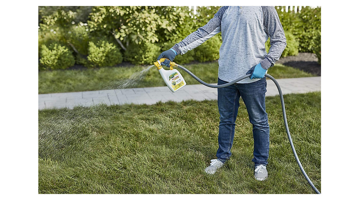 Scotts Liquid Turf Builder with Weed Control - 32 fl. oz.