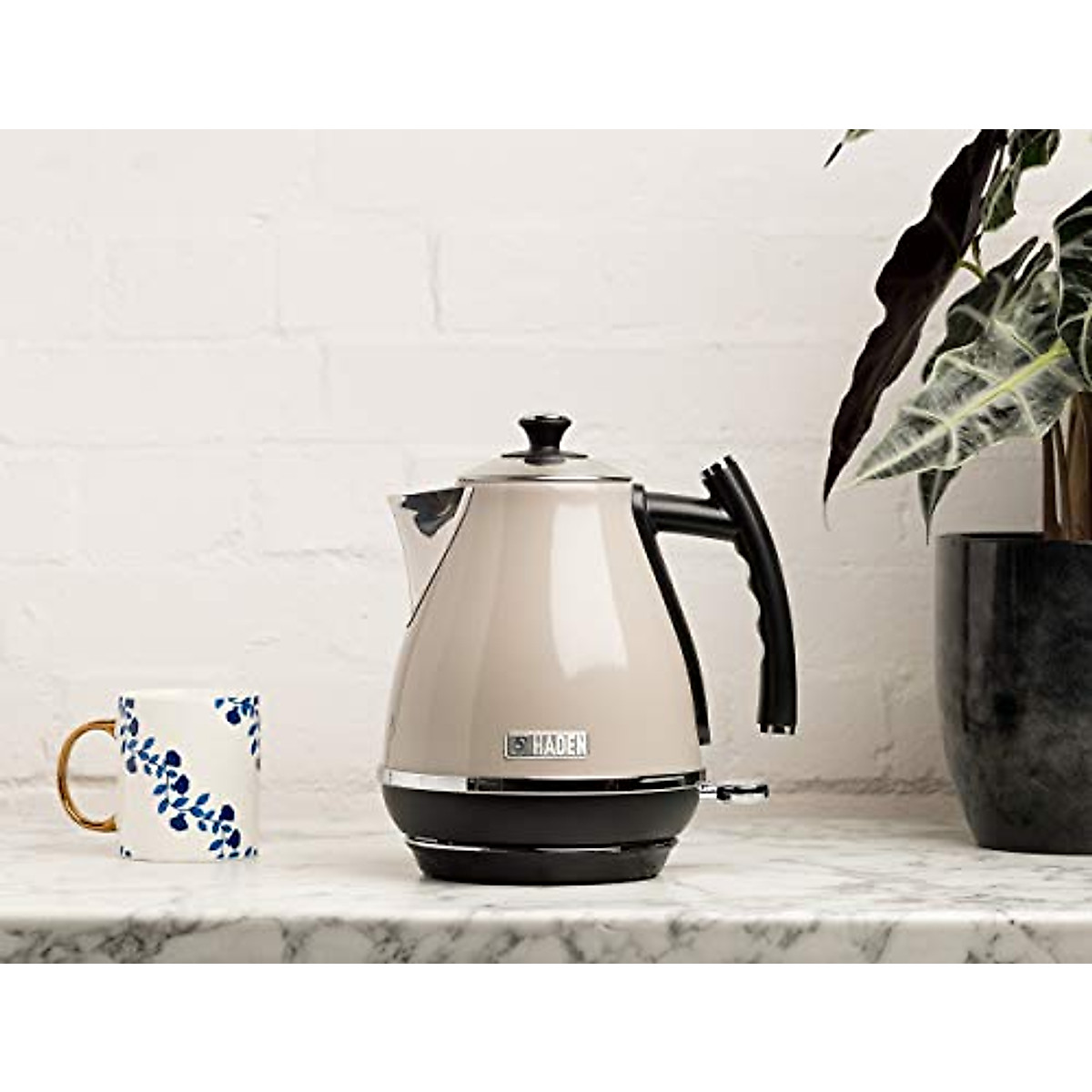 Haden 75010 COTSWOLD 1.7 Liter Stainless Steel Retro Electric Kettle with Auto Shut-Off and Boil-Dry Protection (Putty)